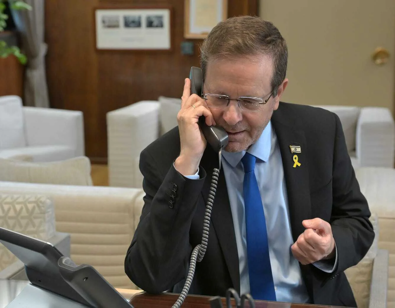 President Herzog Speaks to Pope Leo XIV Ahead of Christmas Holiday ...